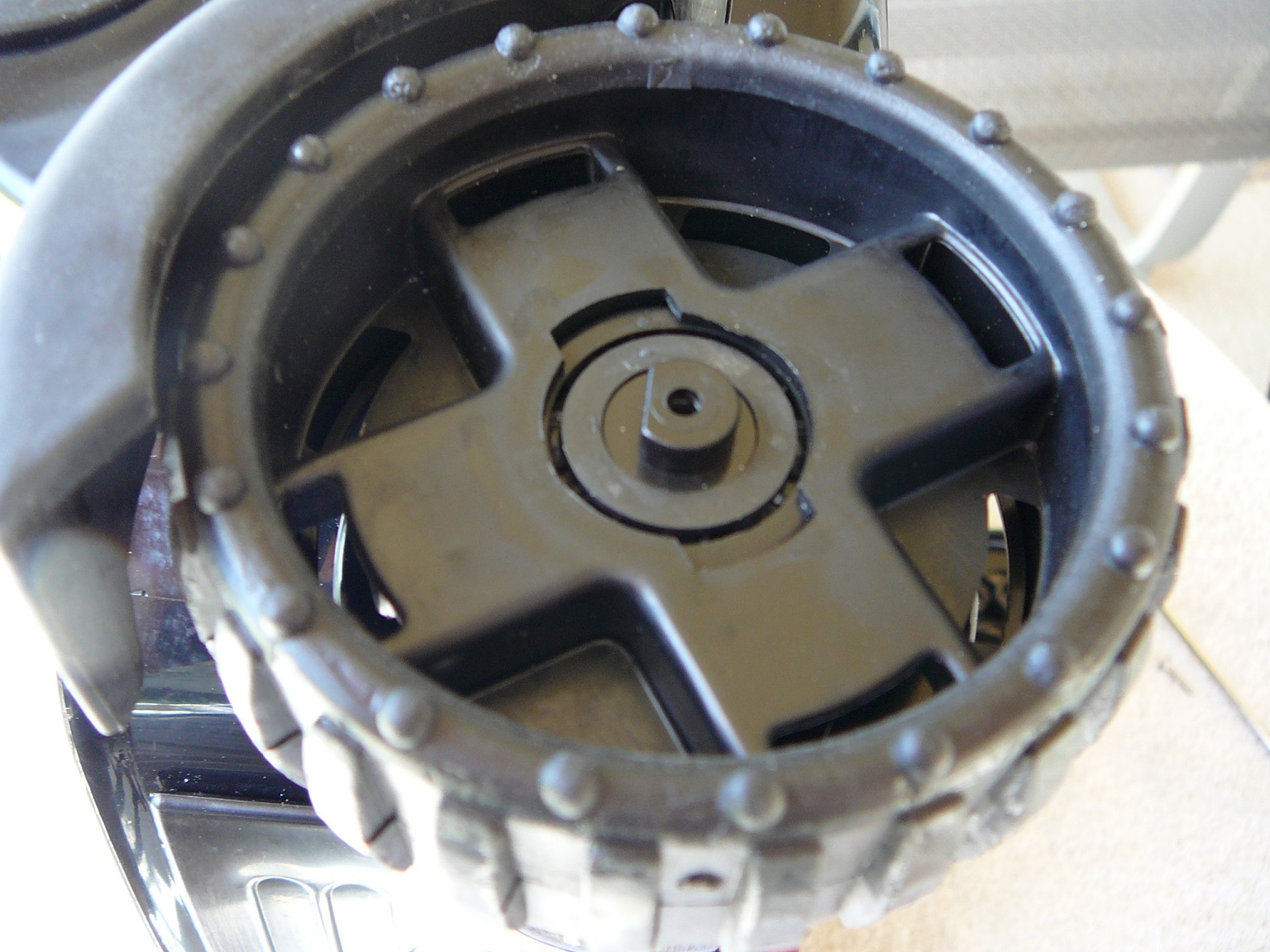 How to Replace a Smartpool NC22 Robotic Pool Cleaner Wheel Tire ...