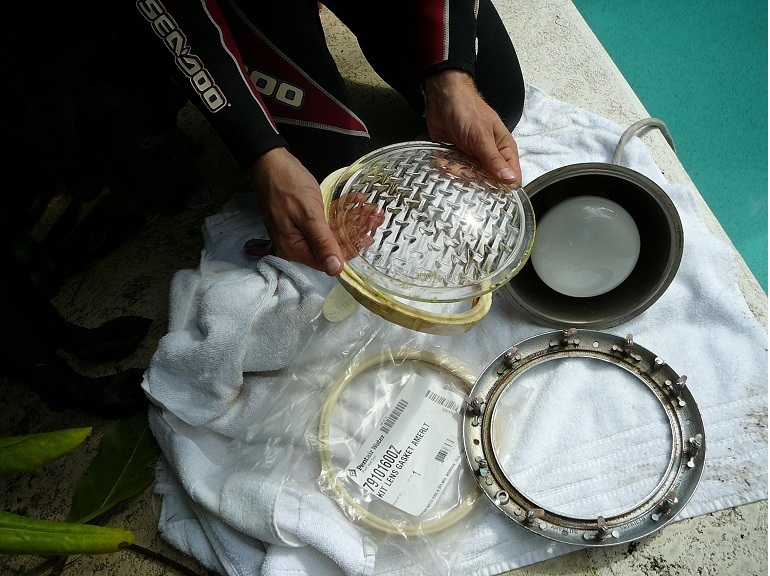 How to Replace a Pool Light Gasket - INYOPools.com