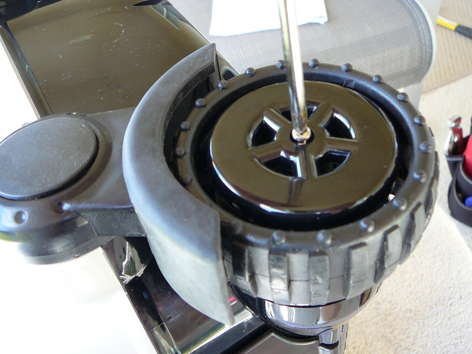 How to Replace a Smartpool NC22 Robotic Pool Cleaner Wheel Tire ...