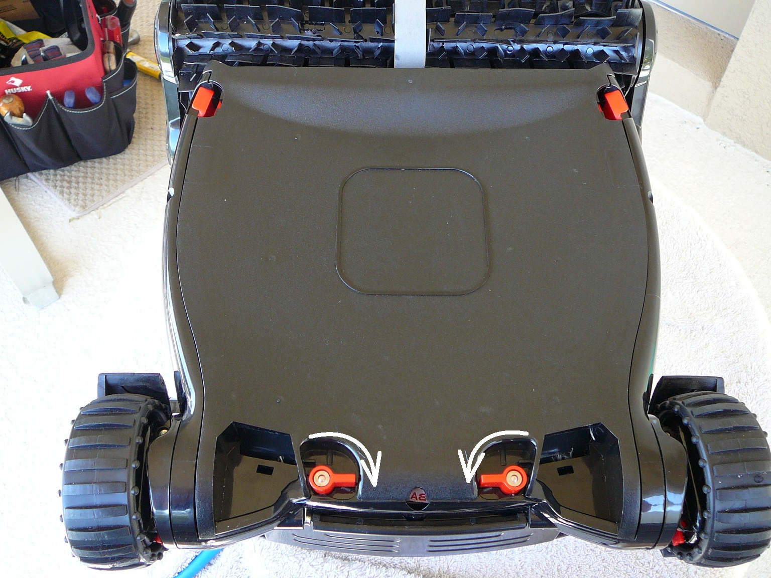 How to Replace a Smartpool NC22 Robotic Pool Cleaner Front Intake ...