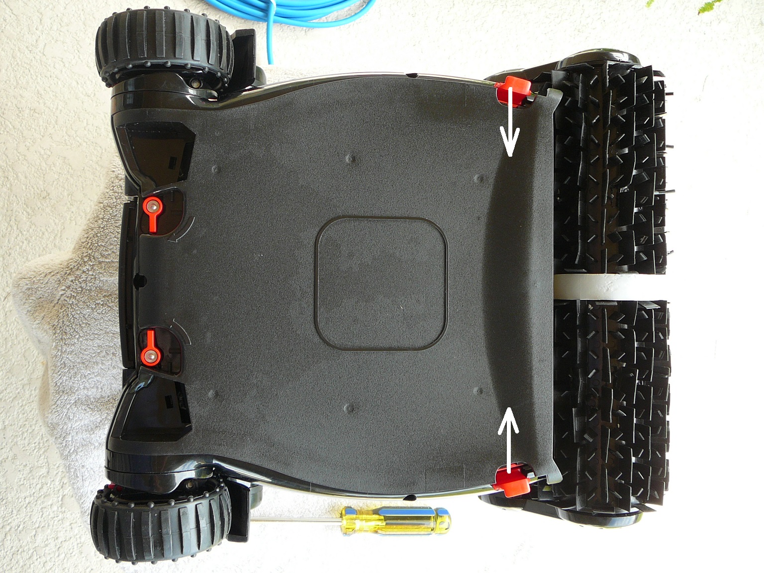 How to Replace a Smartpool NC22 Robotic Pool Cleaner Filter Bag ...