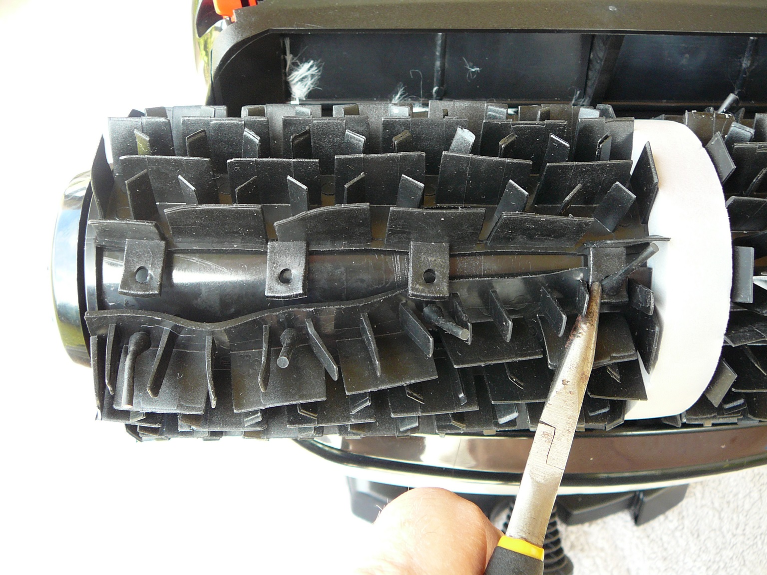 How to Replace a Smartpool NC22 Robotic Pool Cleaner Drive Brush ...