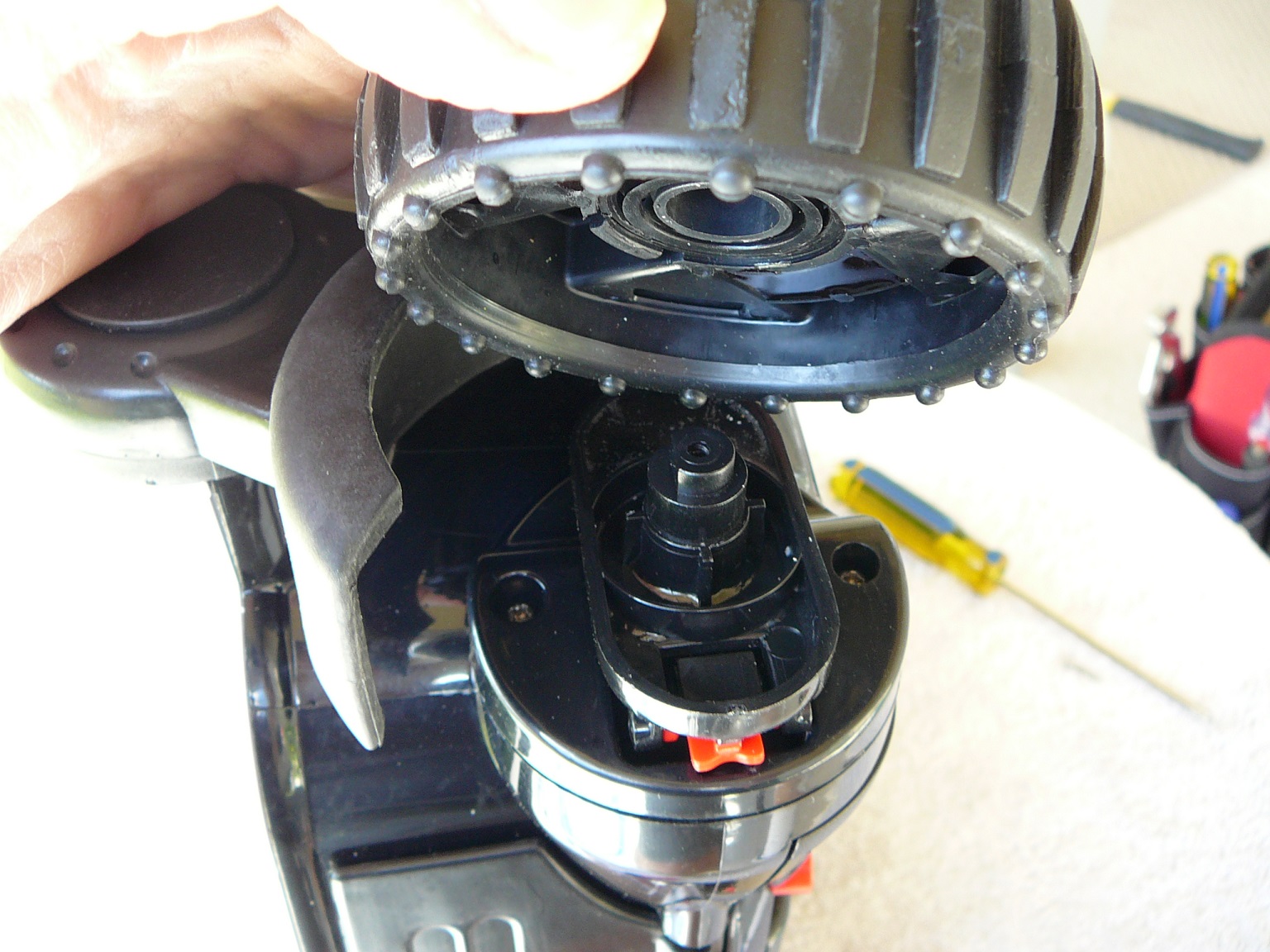 How to Replace a Smartpool NC22 Robotic Pool Cleaner Wheel Tire ...