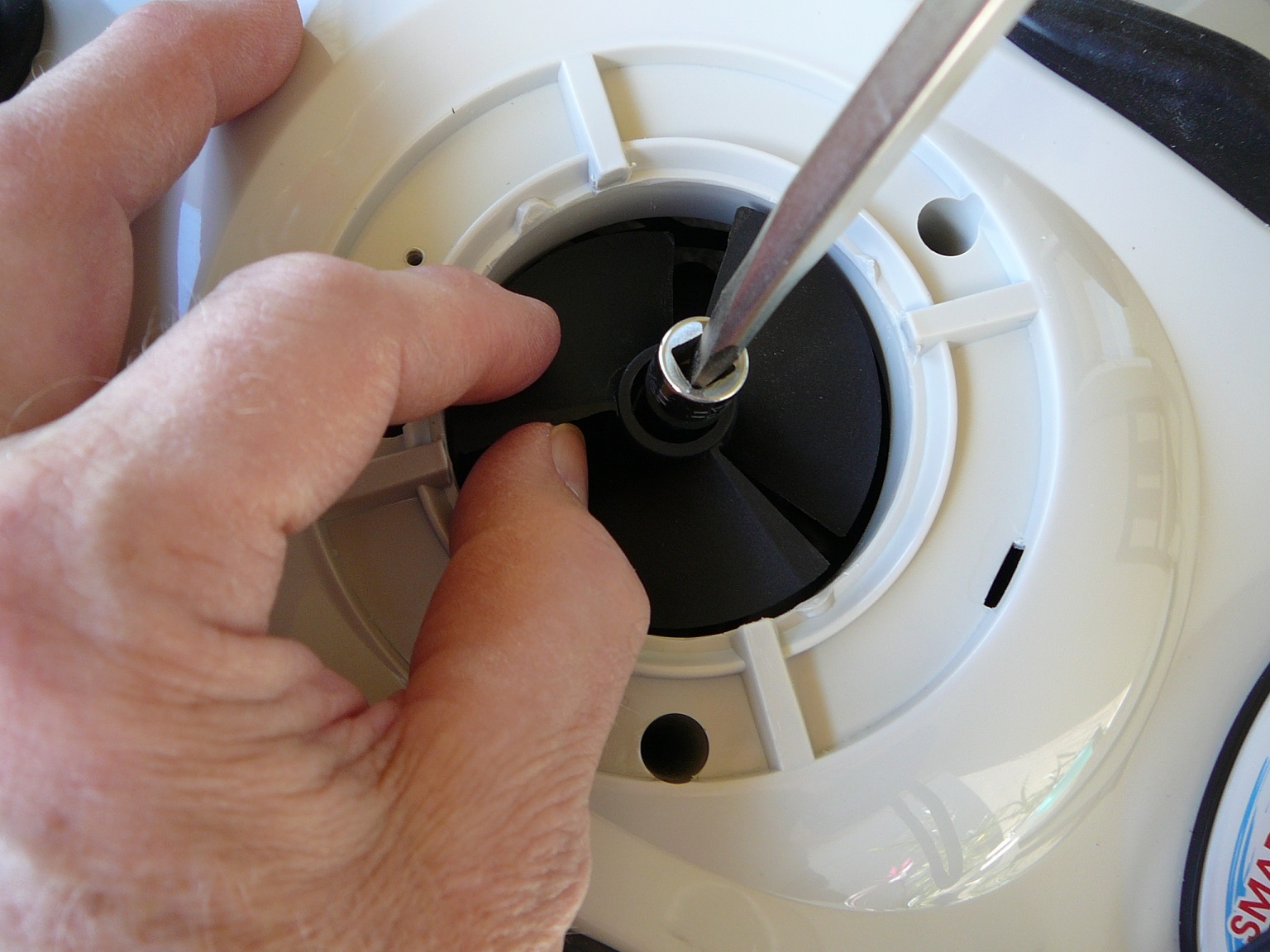 How to Replace a Smartpool NC22 Robotic Pool Cleaner Impeller ...