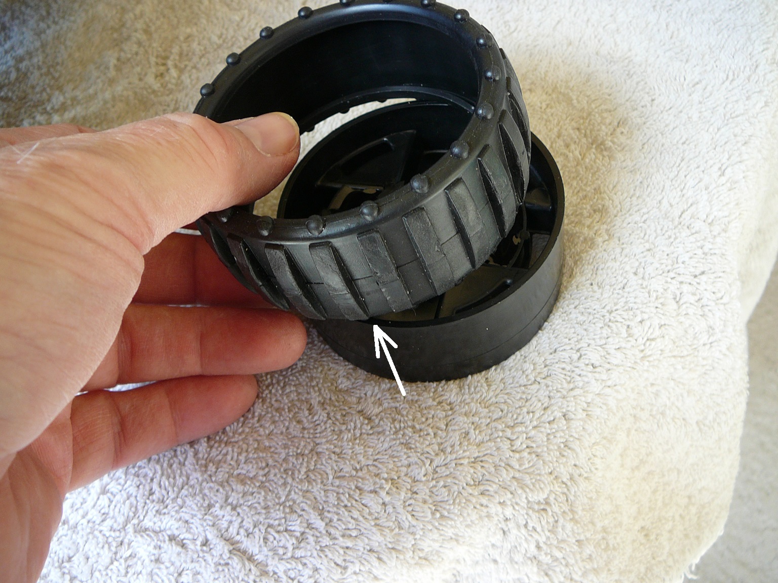 How to Replace a Smartpool NC22 Robotic Pool Cleaner Wheel Tire ...