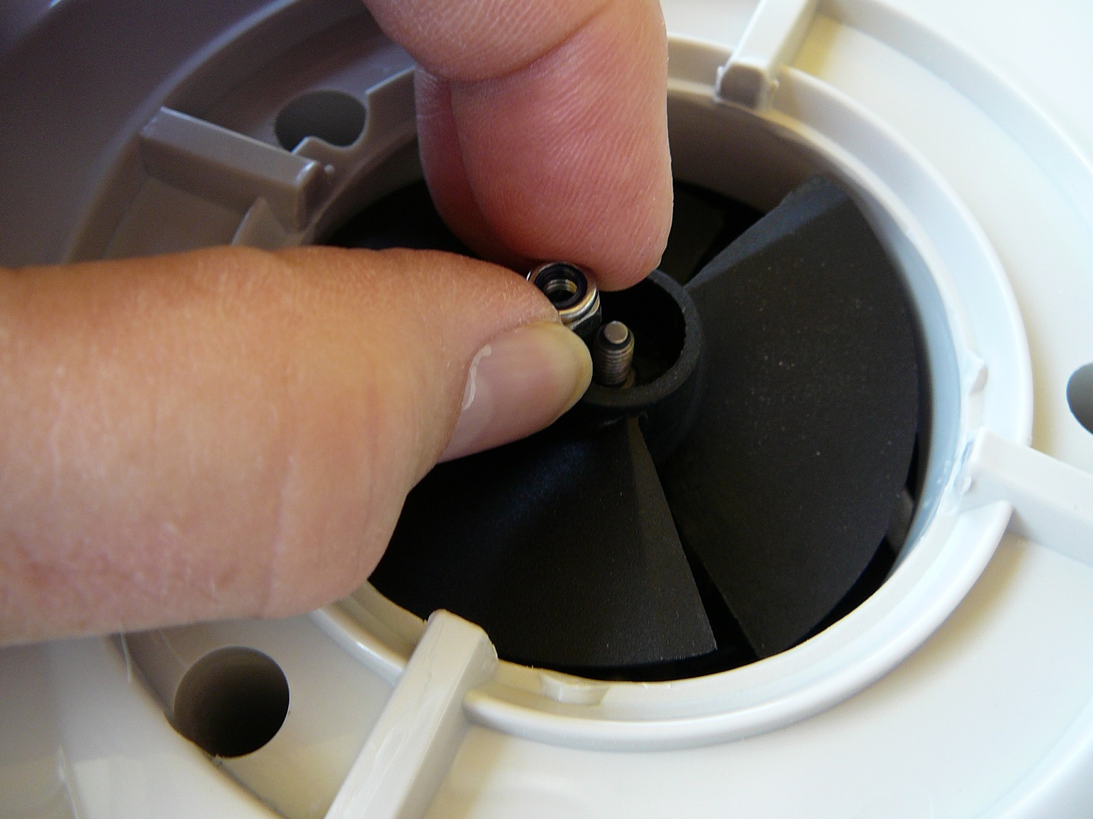 How to Replace a Smartpool NC22 Robotic Pool Cleaner Impeller ...