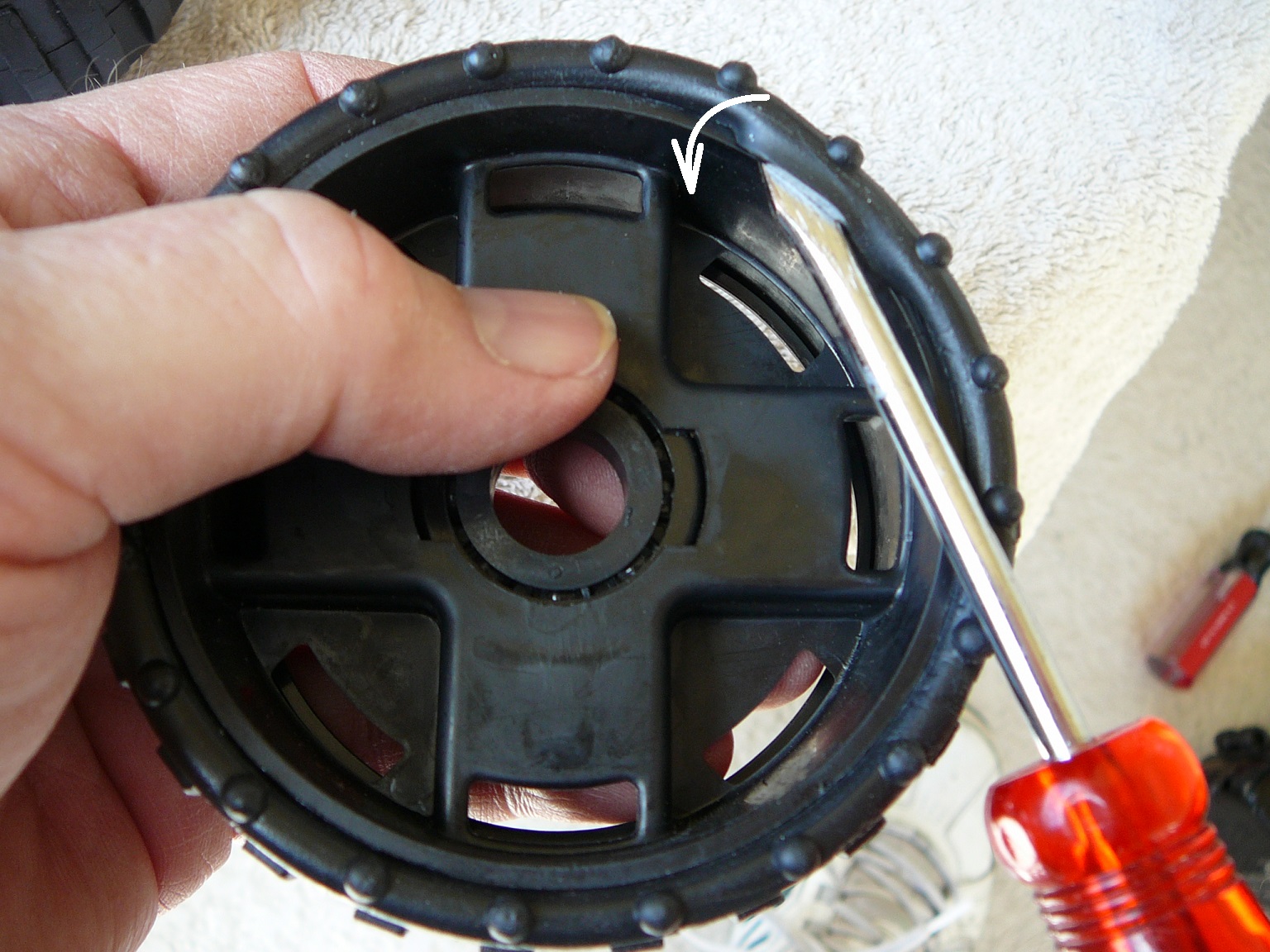 How to Replace a Smartpool NC22 Robotic Pool Cleaner Wheel Tire ...