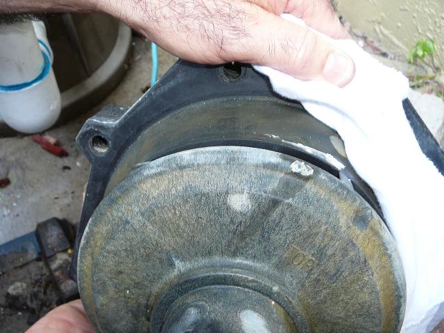 How To Replace Pool Pump Gaskets - INYOPools.com