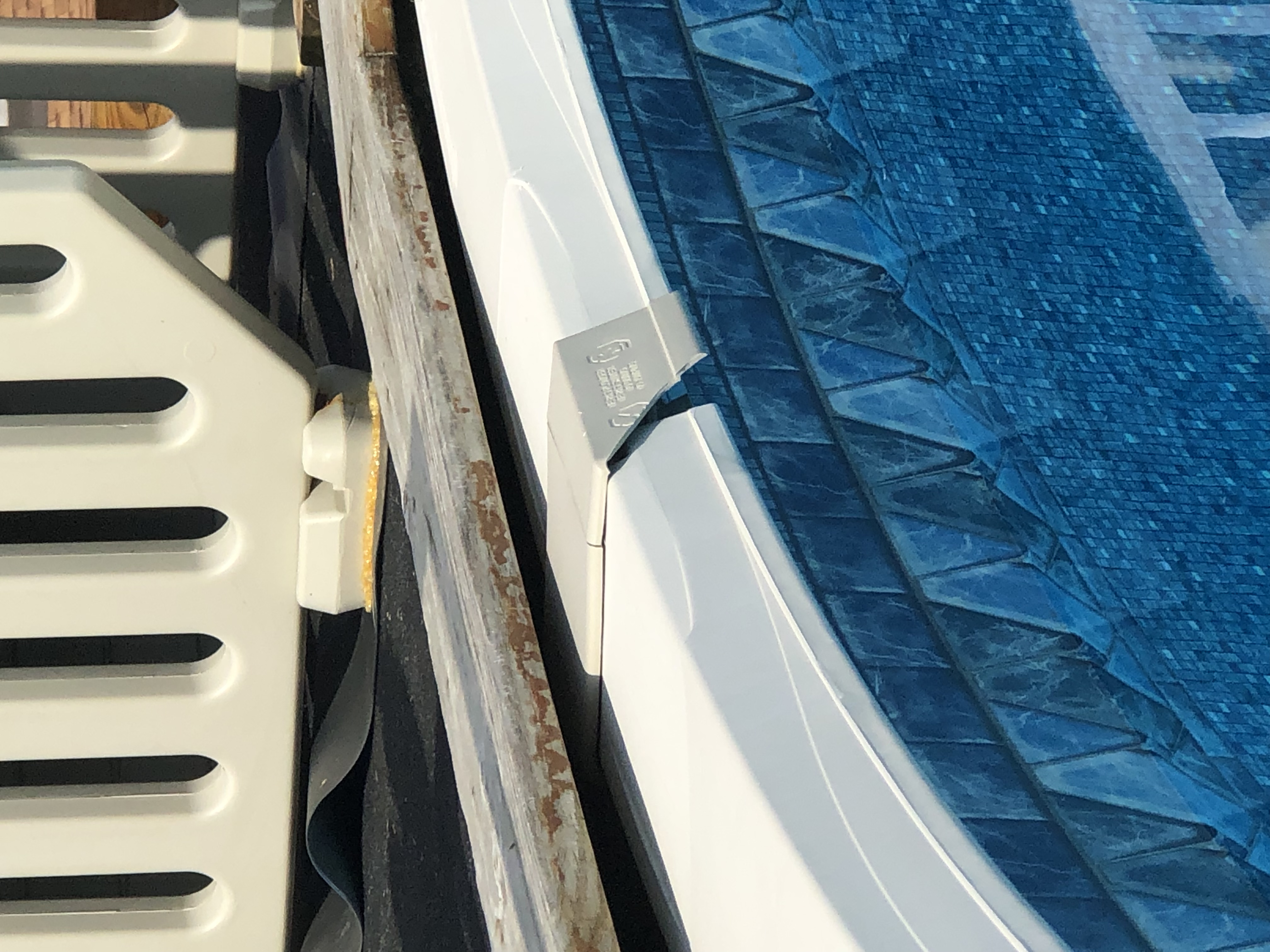 Wilbar Ledge Cover Influence Champagne 7" (Single) - INYOPools.com